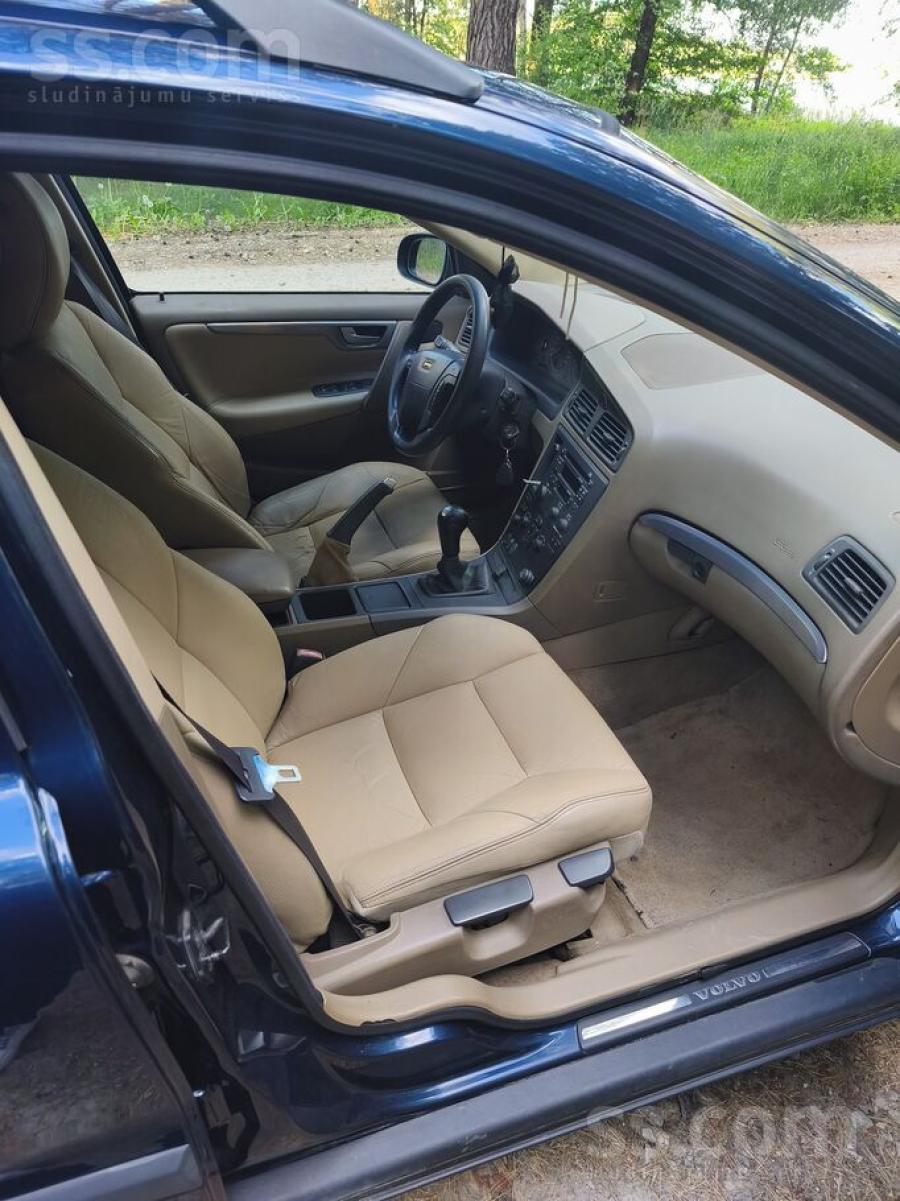 Zils Volvo V70 2002 Rīga, ar dzinēja tilpumu 2.40 L un nobraukumu 414 tūkst. km par 1200 €, foto 10 vietnē AUTOMOTO.COM.LV