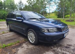 Zils Volvo V70 2002 Rīga, ar dzinēja tilpumu 2.40 L un nobraukumu 415 tūkst. km par 1450 €, foto 3 vietnē AUTOMOTO.COM.LV