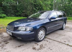 Zils Volvo V70 2002 Rīga, ar dzinēja tilpumu 2.40 L un nobraukumu 415 tūkst. km par 1450 €, foto 7 vietnē AUTOMOTO.COM.LV