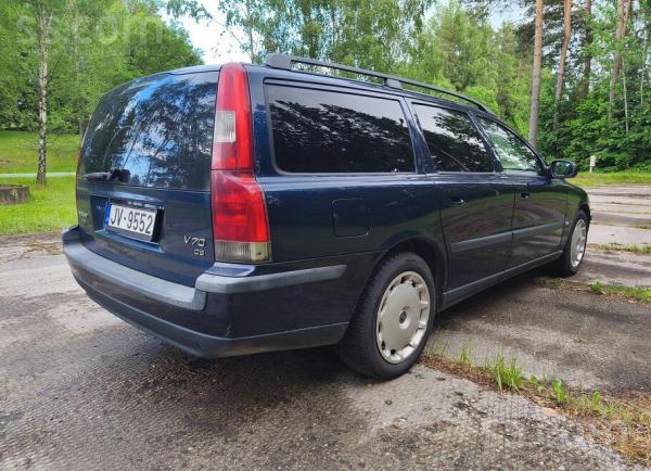 Zils Volvo V70 2002 Rīga, ar dzinēja tilpumu 2.40 L un nobraukumu 415 tūkst. km par 1450 €, foto 7 vietnē AUTOMOTO.COM.LV