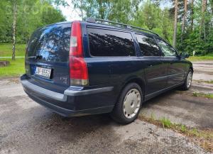 Zils Volvo V70 2002 Rīga, ar dzinēja tilpumu 2.40 L un nobraukumu 415 tūkst. km par 1450 €, foto 8 vietnē AUTOMOTO.COM.LV