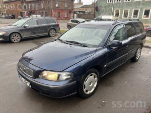 Zils Volvo V70 2002 Ogre, ar dzinēja tilpumu 2.40 L un nobraukumu 229 tūkst. km par 650 €, foto 3 vietnē AUTOMOTO.COM.LV