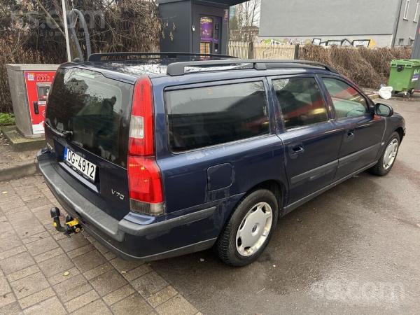 Zils Volvo V70 2002 Ogre, ar dzinēja tilpumu 2.40 L un nobraukumu 229 tūkst. km par 650 €, foto 4 vietnē AUTOMOTO.COM.LV