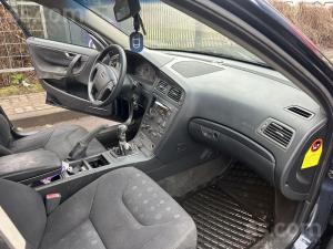 Zils Volvo V70 2002 Ogre, ar dzinēja tilpumu 2.40 L un nobraukumu 229 tūkst. km par 650 €, foto 6 vietnē AUTOMOTO.COM.LV