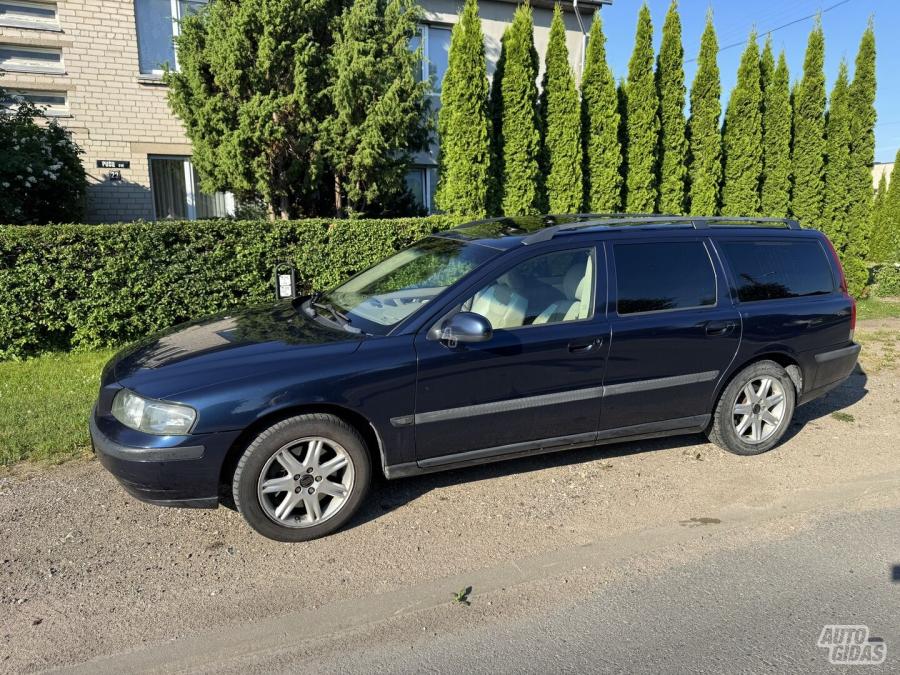 Zils Volvo V70 2002 Gargždai, ar dzinēja tilpumu 2.40 L un nobraukumu 354 tūkst. km par 900 €, foto 4 vietnē AUTOMOTO.COM.LV