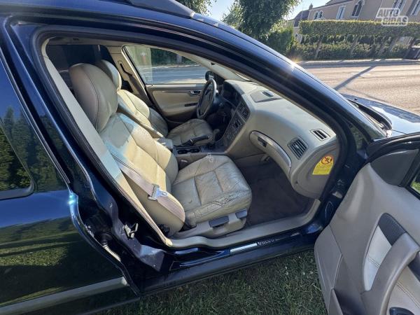 Blue Volvo V70 2002 in Gargzdai, with an engine capacity of 2.40 L and mileage of 354 thousand km for 900 €, photo 8 on AUTOMOTO.COM.LV