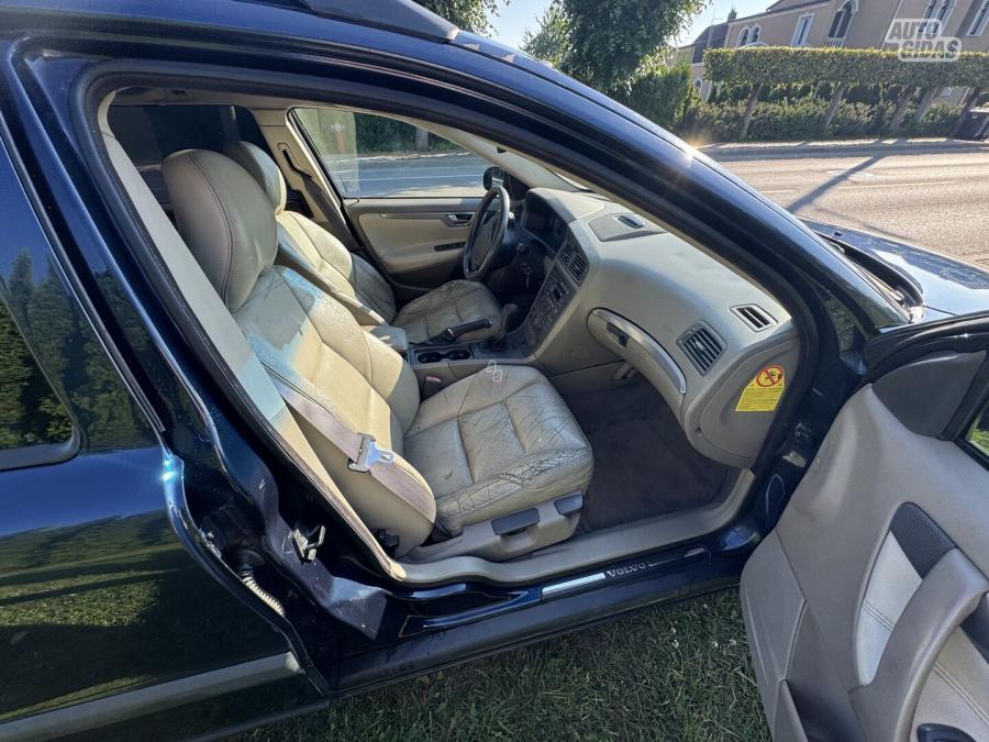Zils Volvo V70 2002 Gargždai, ar dzinēja tilpumu 2.40 L un nobraukumu 354 tūkst. km par 900 €, foto 9 vietnē AUTOMOTO.COM.LV