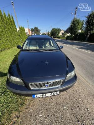 Zils Volvo V70 2002 Gargždai, ar dzinēja tilpumu 2.40 L un nobraukumu 354 tūkst. km par 900 €, foto 10 vietnē AUTOMOTO.COM.LV