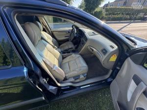 Zils Volvo V70 2002 Gargždai, ar dzinēja tilpumu 2.40 L un nobraukumu 354 tūkst. km par 900 €, foto 9 vietnē AUTOMOTO.COM.LV