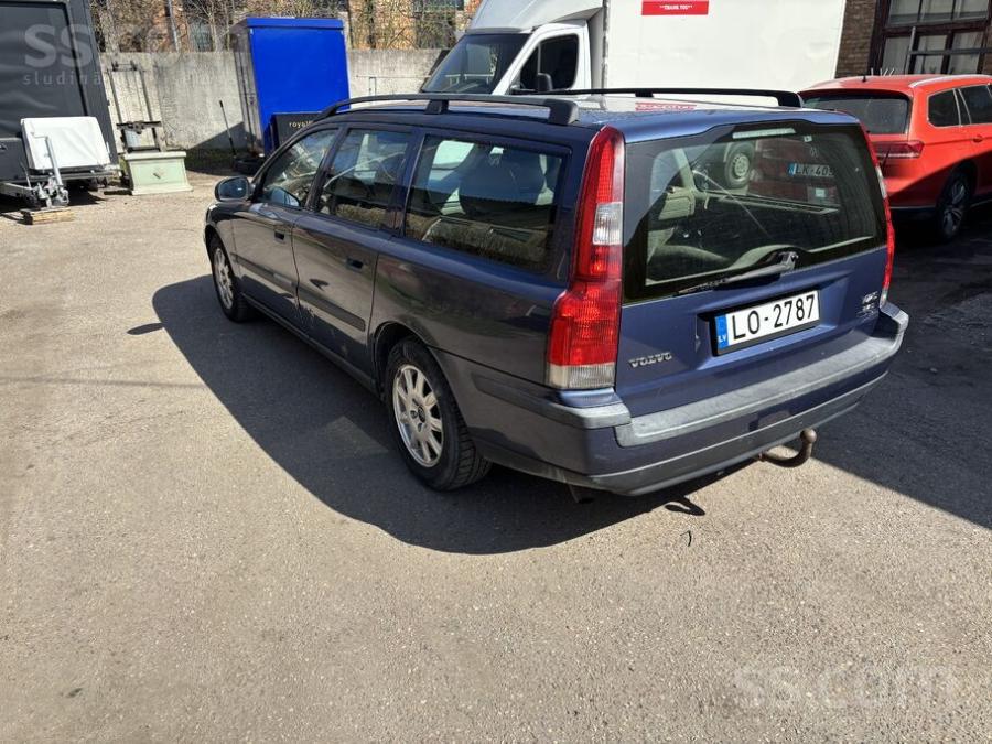Zils Volvo V70 2002 Jūrmala, ar dzinēja tilpumu 2.40 L un nobraukumu 311 tūkst. km par 850 €, foto 5 vietnē AUTOMOTO.COM.LV