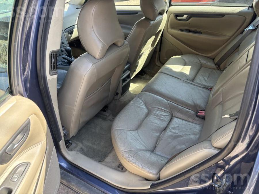 Zils Volvo V70 2002 Jūrmala, ar dzinēja tilpumu 2.40 L un nobraukumu 311 tūkst. km par 850 €, foto 7 vietnē AUTOMOTO.COM.LV