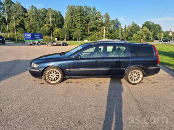 Zils Volvo V70 2002 Jelgava, ar dzinēja tilpumu 2.40 L un nobraukumu 587 tūkst. km par 650 €, foto 3 vietnē AUTOMOTO.COM.LV