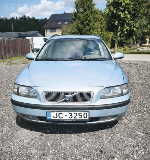 Blue Volvo V70 2002 in Riga, with an engine capacity of 2.40 L and mileage of 305 thousand km for 1600 €, photo 3 on AUTOMOTO.COM.LV
