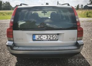 Blue Volvo V70 2002 in Riga, with an engine capacity of 2.40 L and mileage of 305 thousand km for 1600 €, photo 7 on AUTOMOTO.COM.LV