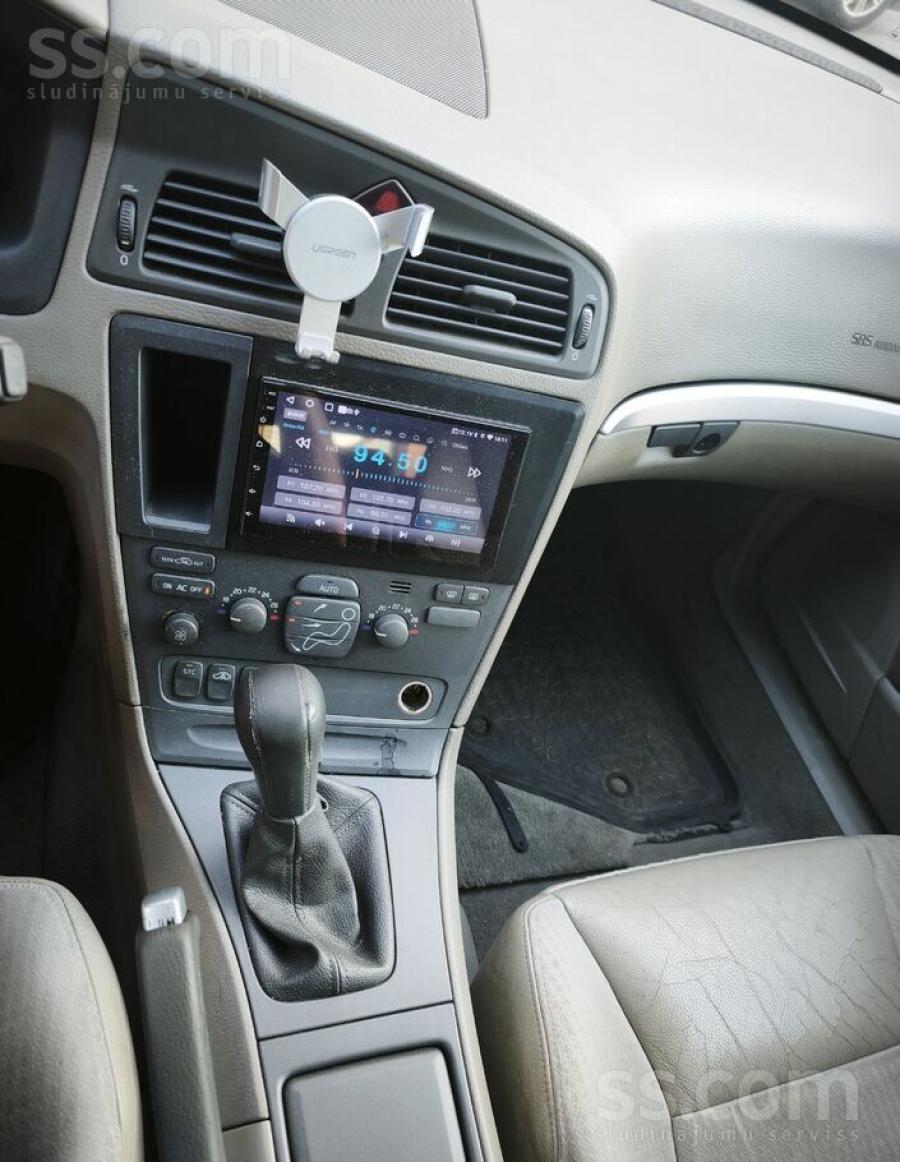 Blue Volvo V70 2002 in Riga, with an engine capacity of 2.40 L and mileage of 305 thousand km for 1600 €, photo 11 on AUTOMOTO.COM.LV