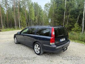 Blue Volvo V70 2002 in Tallinn, with an engine capacity of 2.40 L and mileage of 400 thousand km for 1500 €, photo 5 on AUTOMOTO.COM.LV