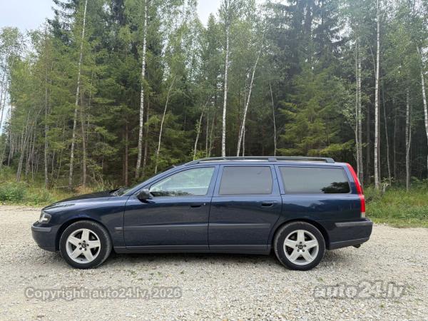 Синий Вольво В70 2002 в Таллин, объемом двигателя 2.40 л и пробегом 400 тыс. км за 1500 €, фото 5 на AUTOMOTO.COM.LV