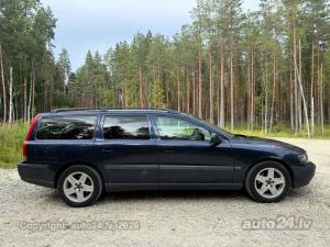 Blue Volvo V70 2002 in Tallinn, with an engine capacity of 2.40 L and mileage of 400 thousand km for 1500 €, photo 7 on AUTOMOTO.COM.LV