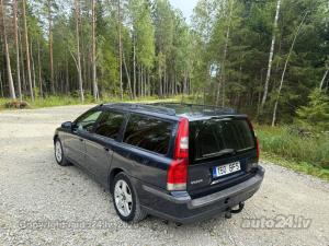 Blue Volvo V70 2002 in Tallinn, with an engine capacity of 2.40 L and mileage of 400 thousand km for 1500 €, photo 8 on AUTOMOTO.COM.LV