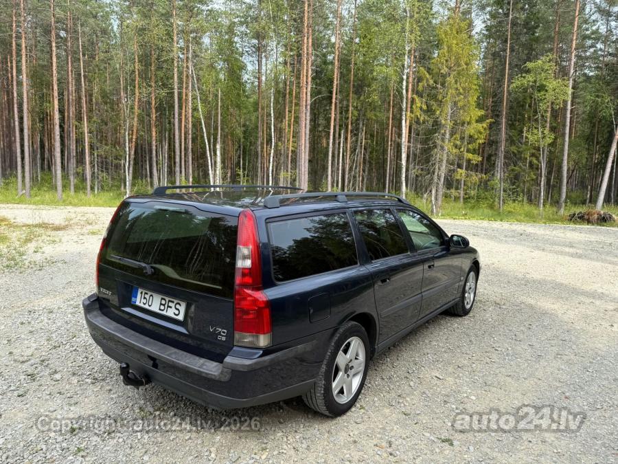 Blue Volvo V70 2002 in Tallinn, with an engine capacity of 2.40 L and mileage of 400 thousand km for 1500 €, photo 9 on AUTOMOTO.COM.LV