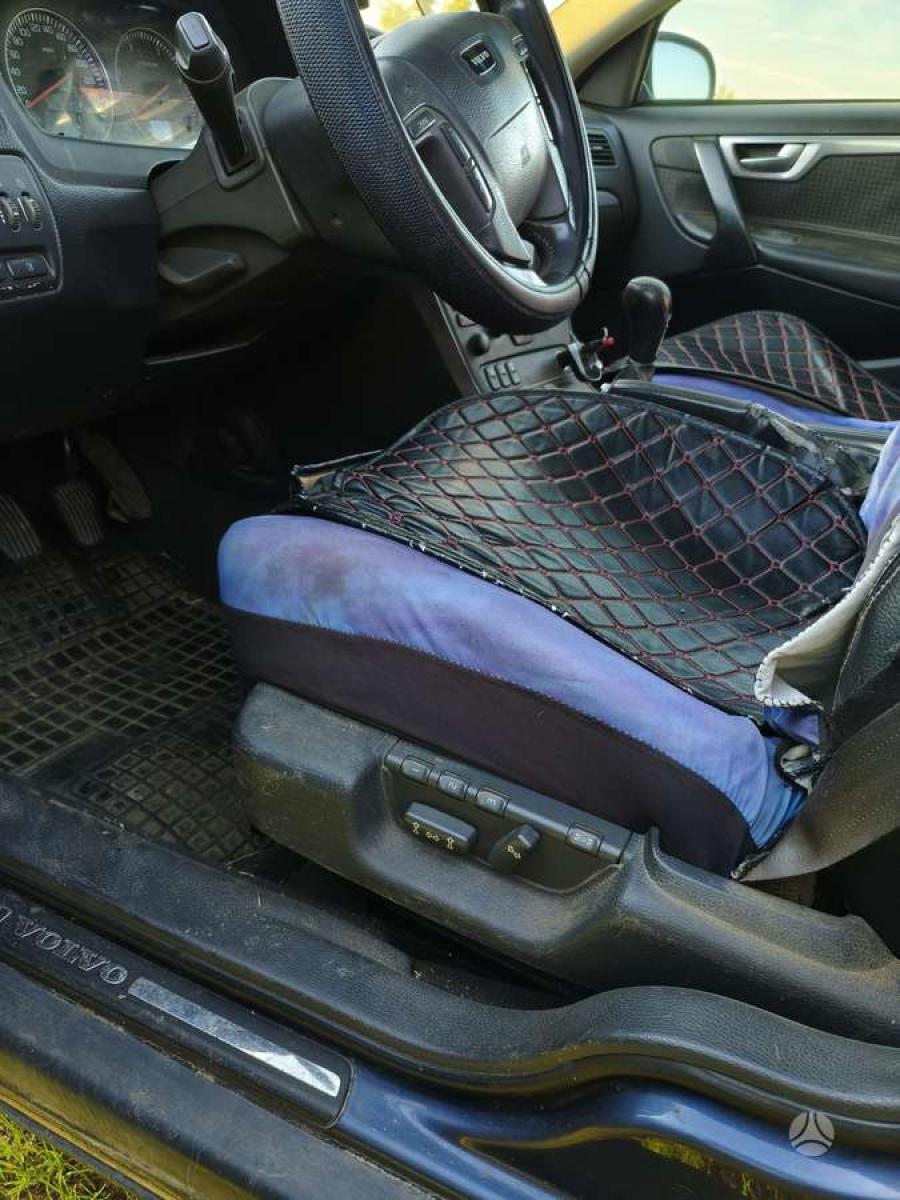 Zils Volvo V70 2002 Viļņa, ar dzinēja tilpumu 2.40 L un nobraukumu 550 tūkst. km par 600 €, foto 8 vietnē AUTOMOTO.COM.LV