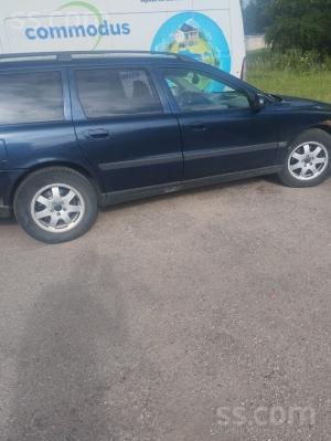 Zils Volvo V70 2002 Jelgava, ar dzinēja tilpumu 2.40 L un nobraukumu 503 tūkst. km par 600 €, foto 3 vietnē AUTOMOTO.COM.LV