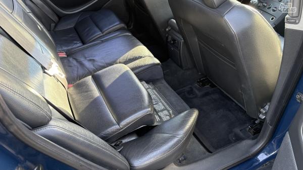 Zils Volvo V70 2002 Viļņa, ar dzinēja tilpumu 2.40 L un nobraukumu 381 tūkst. km par 1250 €, foto 8 vietnē AUTOMOTO.COM.LV