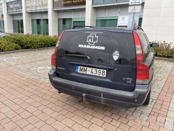 Blue Volvo V70 2002 in Riga, with an engine capacity of 2.40 L and mileage of 601 thousand km for 1100 €, photo 4 on AUTOMOTO.COM.LV