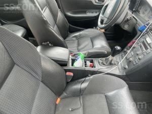 Zils Volvo V70 2002 Rīga, ar dzinēja tilpumu 2.40 L un nobraukumu 601 tūkst. km par 1100 €, foto 6 vietnē AUTOMOTO.COM.LV