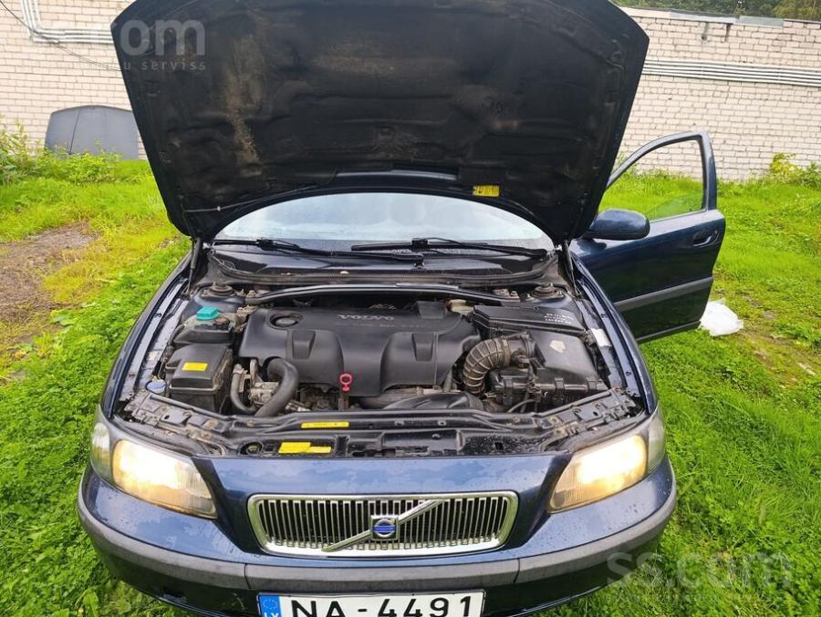Zils Volvo V70 2002 Jūrmala, ar dzinēja tilpumu 2.40 L un nobraukumu 285 tūkst. km par 2200 €, foto 8 vietnē AUTOMOTO.COM.LV