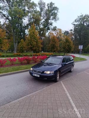 Zils Volvo V70 2002 Jūrmala, ar dzinēja tilpumu 2.40 L un nobraukumu 285 tūkst. km par 1800 €, foto 5 vietnē AUTOMOTO.COM.LV