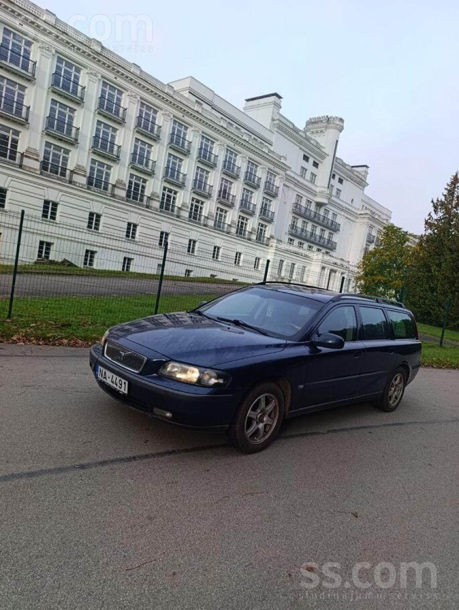 Zils Volvo V70 2002 Jūrmala, ar dzinēja tilpumu 2.40 L un nobraukumu 285 tūkst. km par 1800 €, foto 20 vietnē AUTOMOTO.COM.LV