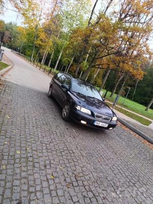 Zils Volvo V70 2002 Jūrmala, ar dzinēja tilpumu 2.40 L un nobraukumu 285 tūkst. km par 1800 €, foto 24 vietnē AUTOMOTO.COM.LV