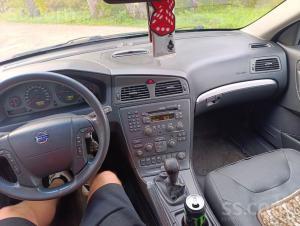 Zils Volvo V70 2002 Jūrmala, ar dzinēja tilpumu 2.40 L un nobraukumu 285 tūkst. km par 1800 €, foto 25 vietnē AUTOMOTO.COM.LV