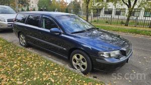 Blue Volvo V70 2002 in Daugavpils, with an engine capacity of 2.40 L and mileage of 362 thousand km for 1250 €, photo 8 on AUTOMOTO.COM.LV