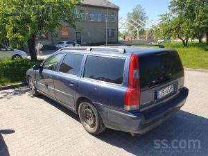 Zils Volvo V70 2003 Kuldīga, ar dzinēja tilpumu 2.40 L un nobraukumu 390 tūkst. km par 700 €, foto 4 vietnē AUTOMOTO.COM.LV