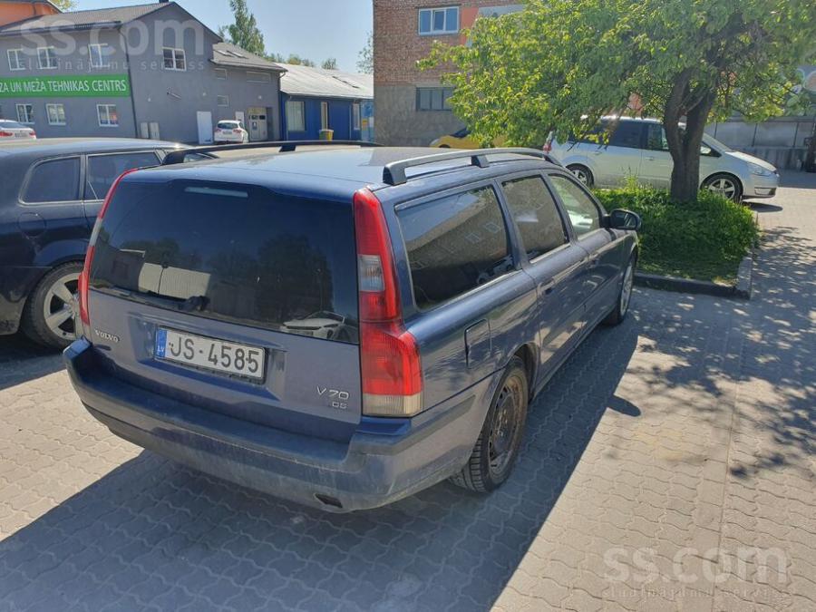 Blue Volvo V70 2003 in Kuldiga, with an engine capacity of 2.40 L and mileage of 390 thousand km for 5850 €, photo 4 on AUTOMOTO.COM.LV