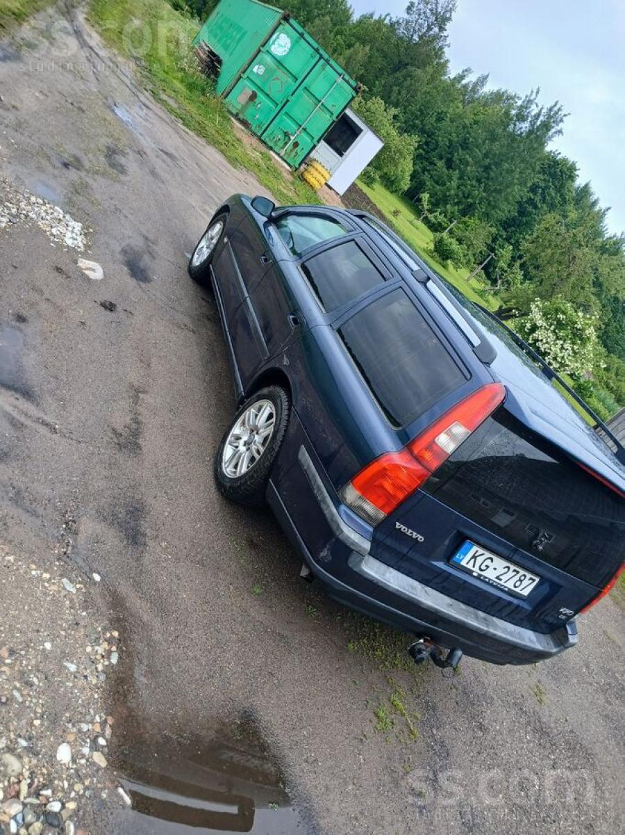 Zils Volvo V70 2003 Valmiera, ar dzinēja tilpumu 2.40 L un nobraukumu 424 tūkst. km par 2000 €, foto 3 vietnē AUTOMOTO.COM.LV