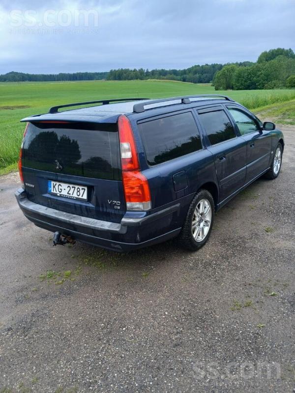 Zils Volvo V70 2003 Valmiera, ar dzinēja tilpumu 2.40 L un nobraukumu 424 tūkst. km par 2000 €, foto 4 vietnē AUTOMOTO.COM.LV