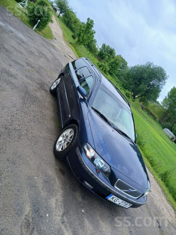 Zils Volvo V70 2003 Valmiera, ar dzinēja tilpumu 2.40 L un nobraukumu 424 tūkst. km par 2000 €, foto 6 vietnē AUTOMOTO.COM.LV