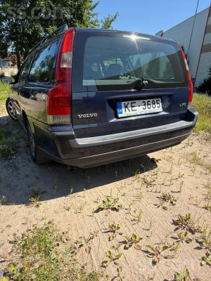 Blue Volvo V70 2003 in Riga, with an engine capacity of 2.40 L and mileage of 404 thousand km for 1300 €, photo 4 on AUTOMOTO.COM.LV