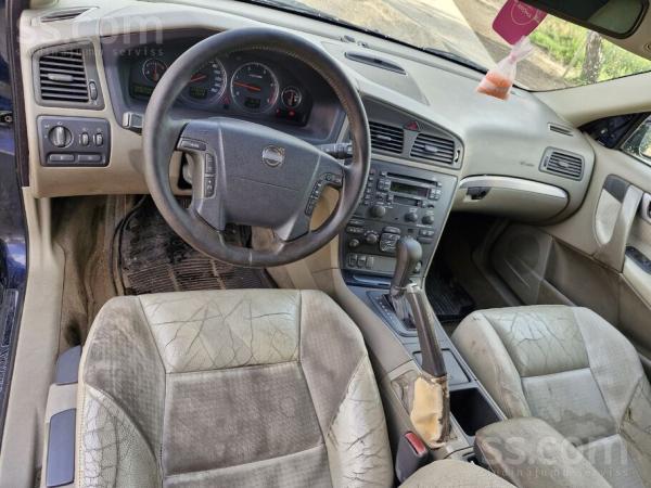 Zils Volvo V70 2003 Dobele, ar dzinēja tilpumu 2.40 L un nobraukumu 348 tūkst. km par 1750 €, foto 6 vietnē AUTOMOTO.COM.LV