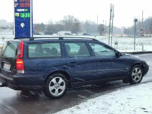 Zils Volvo V70 2003 Viļņa, ar dzinēja tilpumu 2.40 L un nobraukumu 330 tūkst. km par 750 €, foto 5 vietnē AUTOMOTO.COM.LV
