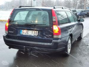 Zils Volvo V70 2003 Viļņa, ar dzinēja tilpumu 2.40 L un nobraukumu 330 tūkst. km par 750 €, foto 7 vietnē AUTOMOTO.COM.LV
