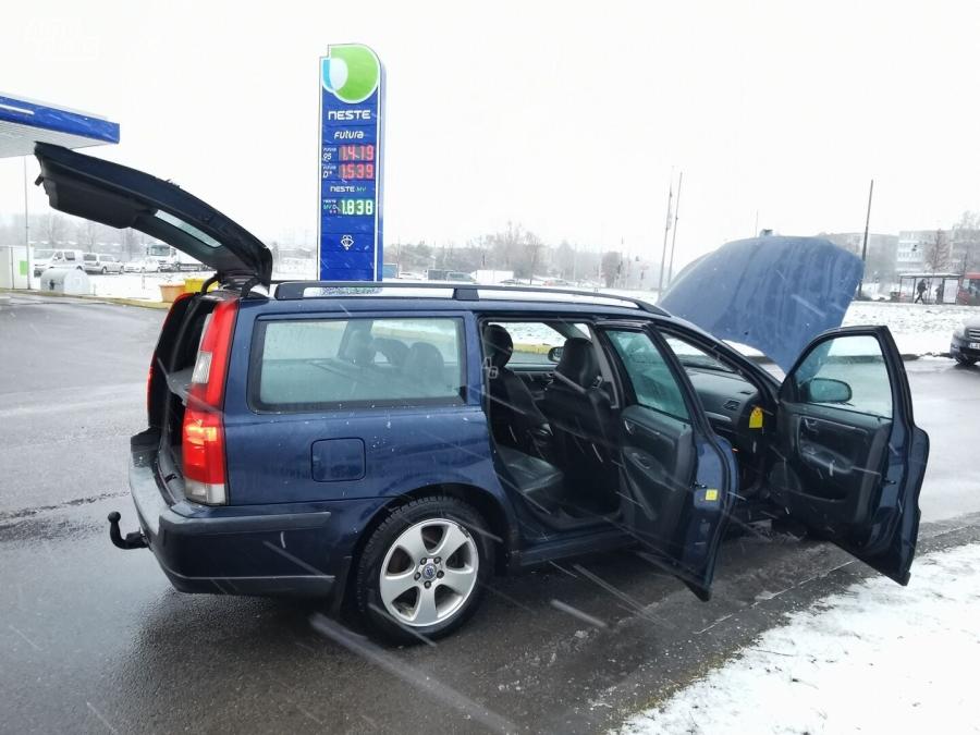 Zils Volvo V70 2003 Viļņa, ar dzinēja tilpumu 2.40 L un nobraukumu 330 tūkst. km par 750 €, foto 9 vietnē AUTOMOTO.COM.LV
