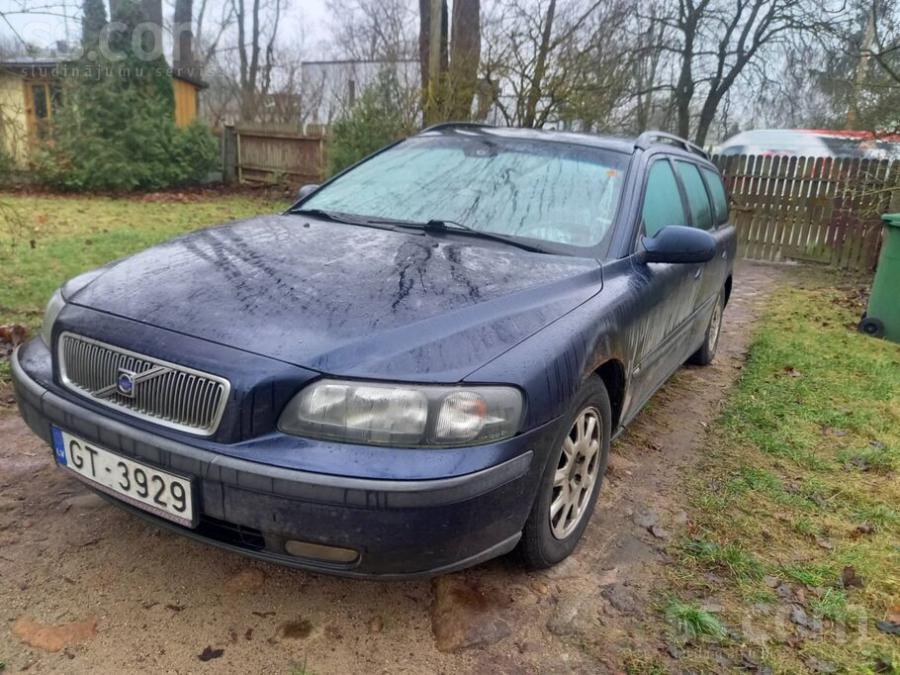 Zils Volvo V70 2003 Rīga, ar dzinēja tilpumu 2.40 L un nobraukumu 465 tūkst. km par 799 €, foto 1 vietnē AUTOMOTO.COM.LV
