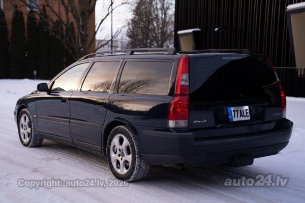 Blue Volvo V70 2003 in Tartu, with an engine capacity of 2.40 L and mileage of 388 thousand km for 3000 €, photo 4 on AUTOMOTO.COM.LV