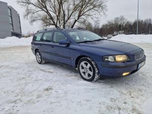 Zils Volvo V70 2003 Viļņa, ar dzinēja tilpumu 2.40 L un nobraukumu 445 tūkst. km par 1800 €, foto 3 vietnē AUTOMOTO.COM.LV