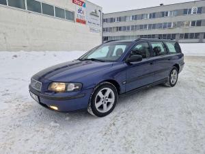 Zils Volvo V70 2003 Viļņa, ar dzinēja tilpumu 2.40 L un nobraukumu 445 tūkst. km par 1800 €, foto 4 vietnē AUTOMOTO.COM.LV