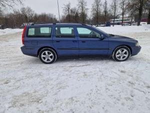 Zils Volvo V70 2003 Viļņa, ar dzinēja tilpumu 2.40 L un nobraukumu 445 tūkst. km par 1800 €, foto 5 vietnē AUTOMOTO.COM.LV